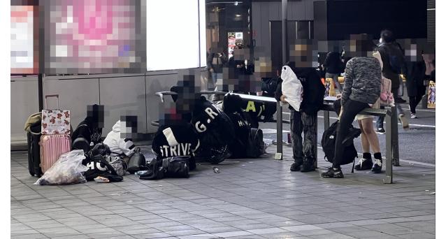 トー横キッズの「たまり場」に異変、暴力的な「ヤカラ」の姿も 弁護士ドットコム
